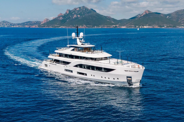 Ad Charter Motor Yacht ref:L0173CN