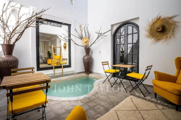 Ad Sale Riad Marrakech Kasbah (40000), 7 Rooms ref:V0228MK